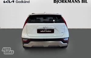 White Kia Niro 2023 in Kaunas, with an engine capacity of 0.00 L and mileage of 25 thousand km for 31189 €, photo 5 on AUTOMOTO.COM.LV
