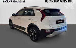 White Kia Niro 2023 in Kaunas, with an engine capacity of 0.00 L and mileage of 25 thousand km for 31189 €, photo 6 on AUTOMOTO.COM.LV