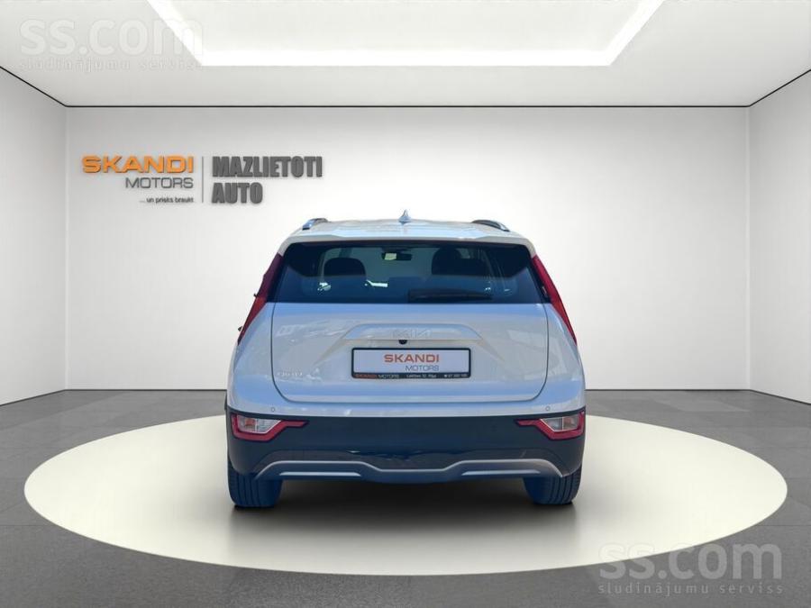 Balts Kia Niro 2023 Rīga, ar dzinēja tilpumu 1.60 L un nobraukumu 22 tūkst. km par 27990 €, foto 6 vietnē AUTOMOTO.COM.LV