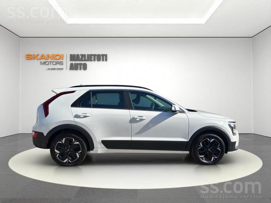 Balts Kia Niro 2023 Rīga, ar dzinēja tilpumu 1.60 L un nobraukumu 22 tūkst. km par 27990 €, foto 8 vietnē AUTOMOTO.COM.LV