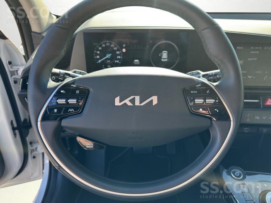 Balts Kia Niro 2023 Rīga, ar dzinēja tilpumu 1.60 L un nobraukumu 22 tūkst. km par 27990 €, foto 11 vietnē AUTOMOTO.COM.LV