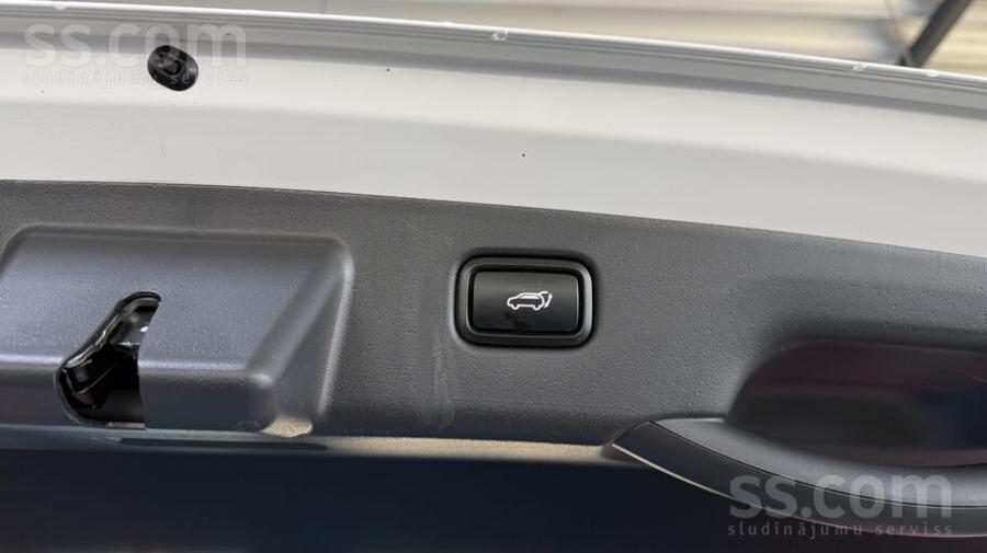 Белый Киа Niro 2023 в Рига, объемом двигателя 0.00 л и пробегом 59 тыс. км за 26900 €, фото 16 на AUTOMOTO.COM.LV
