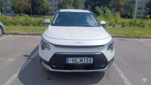 Balts Kia Niro 2023 Viļņa, ar dzinēja tilpumu 1.58 L un nobraukumu 30 tūkst. km par 19900 €, foto 4 vietnē AUTOMOTO.COM.LV