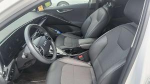 Balts Kia Niro 2023 Viļņa, ar dzinēja tilpumu 1.58 L un nobraukumu 30 tūkst. km par 19900 €, foto 7 vietnē AUTOMOTO.COM.LV
