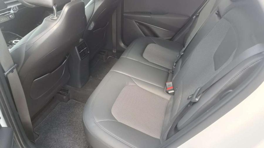 Balts Kia Niro 2023 Viļņa, ar dzinēja tilpumu 1.58 L un nobraukumu 30 tūkst. km par 19900 €, foto 8 vietnē AUTOMOTO.COM.LV