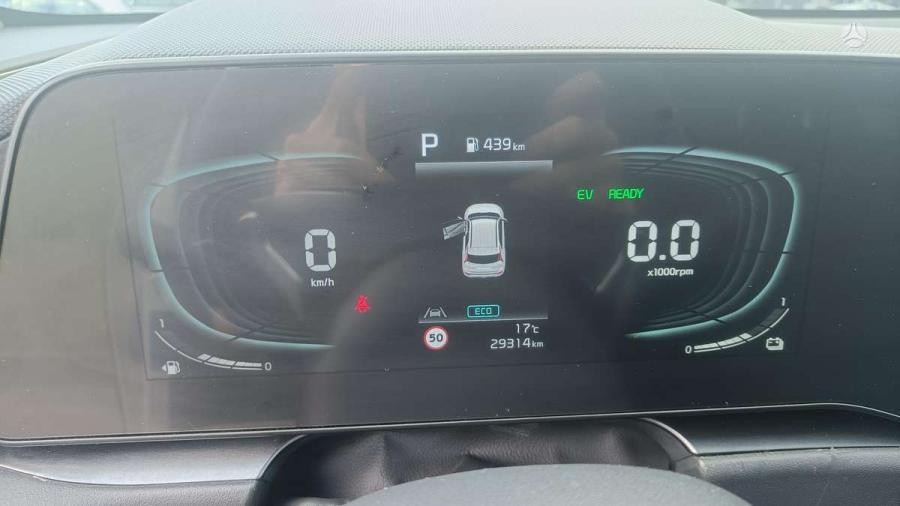 Balts Kia Niro 2023 Viļņa, ar dzinēja tilpumu 1.58 L un nobraukumu 30 tūkst. km par 19900 €, foto 9 vietnē AUTOMOTO.COM.LV