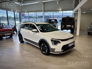 Balts Kia Niro 2023 Dobele, ar dzinēja tilpumu 0.00 L un nobraukumu 10 tūkst. km par 27350 €, foto  vietnē AUTOMOTO.COM.LV