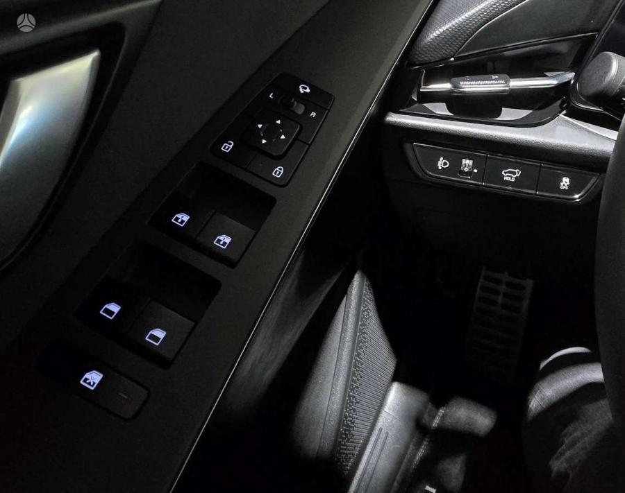 Balts Kia Niro 2023 Šauļi, ar dzinēja tilpumu 0.00 L un nobraukumu 31 tūkst. km par 24500 €, foto 15 vietnē AUTOMOTO.COM.LV