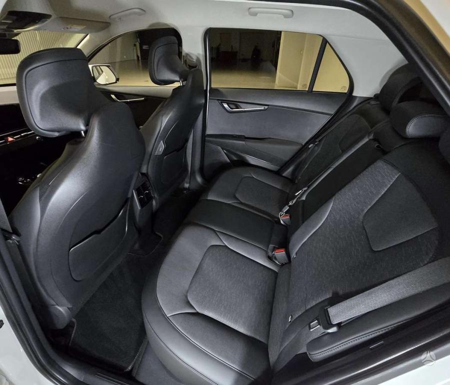 Balts Kia Niro 2023 Šauļi, ar dzinēja tilpumu 0.00 L un nobraukumu 31 tūkst. km par 24500 €, foto 28 vietnē AUTOMOTO.COM.LV