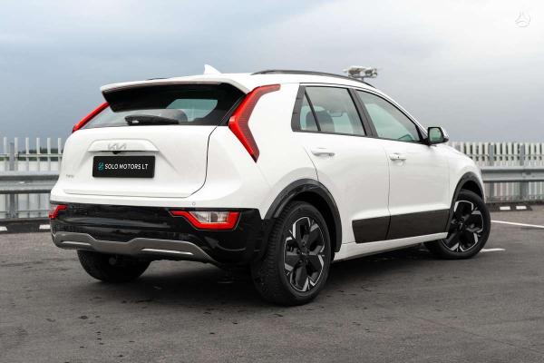 Белый Киа Niro 2023 в Вильнюс, объемом двигателя 0.00 л и пробегом 53 тыс. км за 24500 €, фото 6 на AUTOMOTO.COM.LV