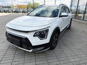 White Kia Niro 2023 in Kaunas, with an engine capacity of 1.58 L and mileage of 204 thousand km for 16900 €, photo  on AUTOMOTO.COM.LV