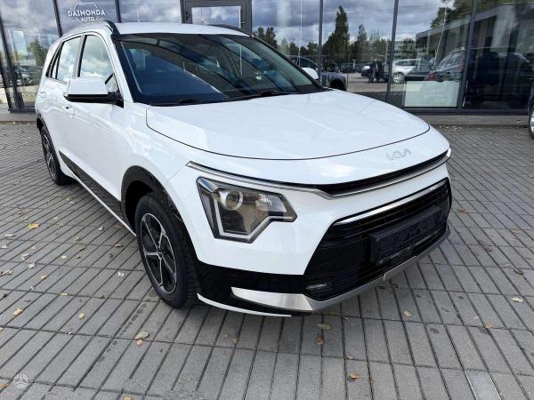 Киа Niro 2023 в Каунас на AUTOMOTO.COM.LV Белый Киа Niro 2023 в Каунас, объемом двигателя 1.58 л и пробегом 204 тыс. км за 16900 €, фото 3 на AUTOMOTO.COM.LV