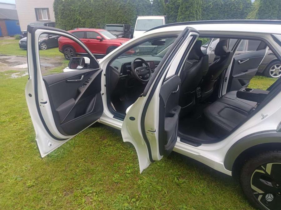 Balts Kia Niro 2025 Marijampole, ar dzinēja tilpumu 0.00 L un nobraukumu 10 tūkst. km par 24999 €, foto 19 vietnē AUTOMOTO.COM.LV