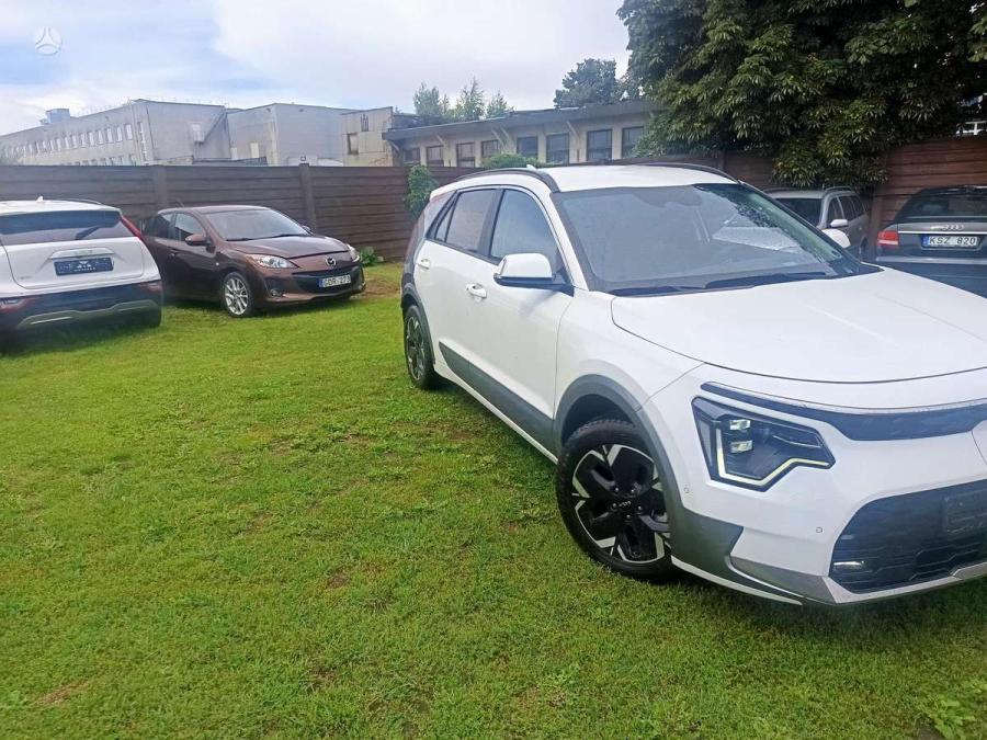 Balts Kia Niro 2025 Marijampole, ar dzinēja tilpumu 0.00 L un nobraukumu 10 tūkst. km par 24999 €, foto 30 vietnē AUTOMOTO.COM.LV