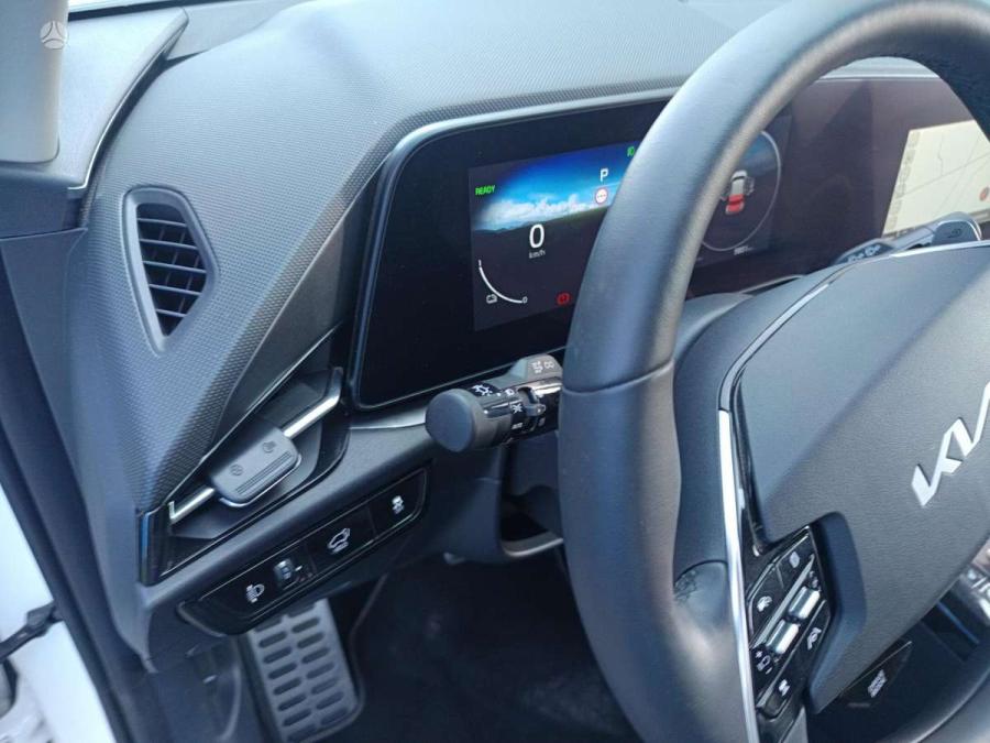 White Kia Niro 2025 in Marijampole, with an engine capacity of 0.00 L and mileage of 10 thousand km for 24999 €, photo 10 on AUTOMOTO.COM.LV