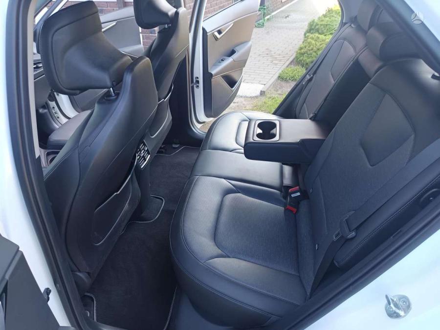 White Kia Niro 2025 in Marijampole, with an engine capacity of 0.00 L and mileage of 10 thousand km for 24999 €, photo 21 on AUTOMOTO.COM.LV