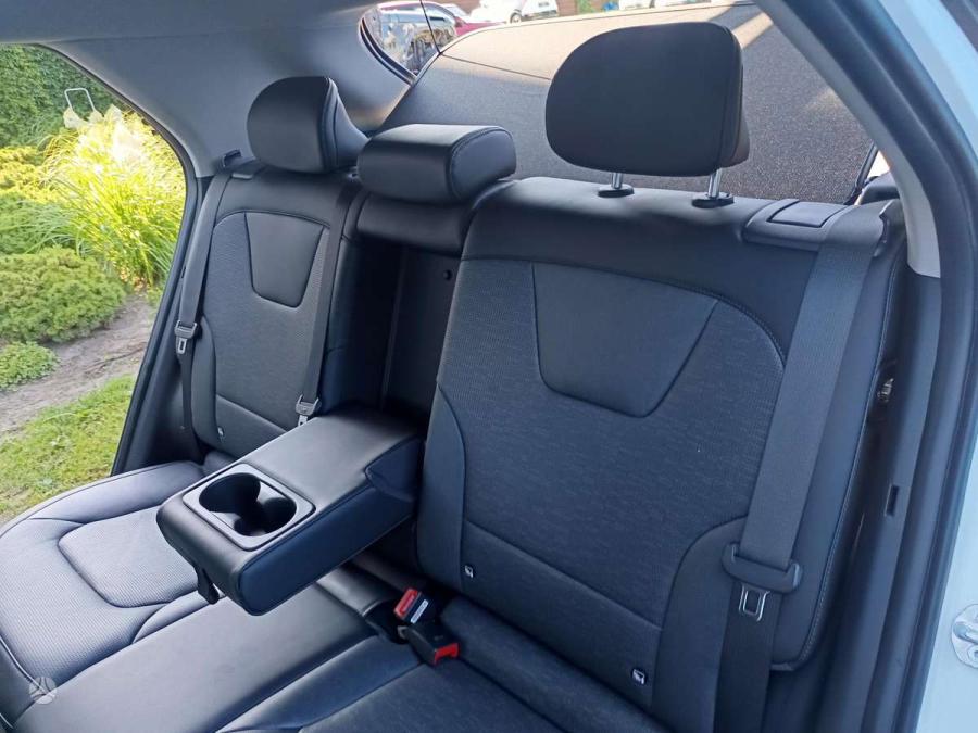 White Kia Niro 2025 in Marijampole, with an engine capacity of 0.00 L and mileage of 10 thousand km for 24999 €, photo 23 on AUTOMOTO.COM.LV