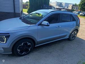 White Kia Niro 2025 in Marijampole, with an engine capacity of 0.00 L and mileage of 10 thousand km for 24999 €, photo 30 on AUTOMOTO.COM.LV