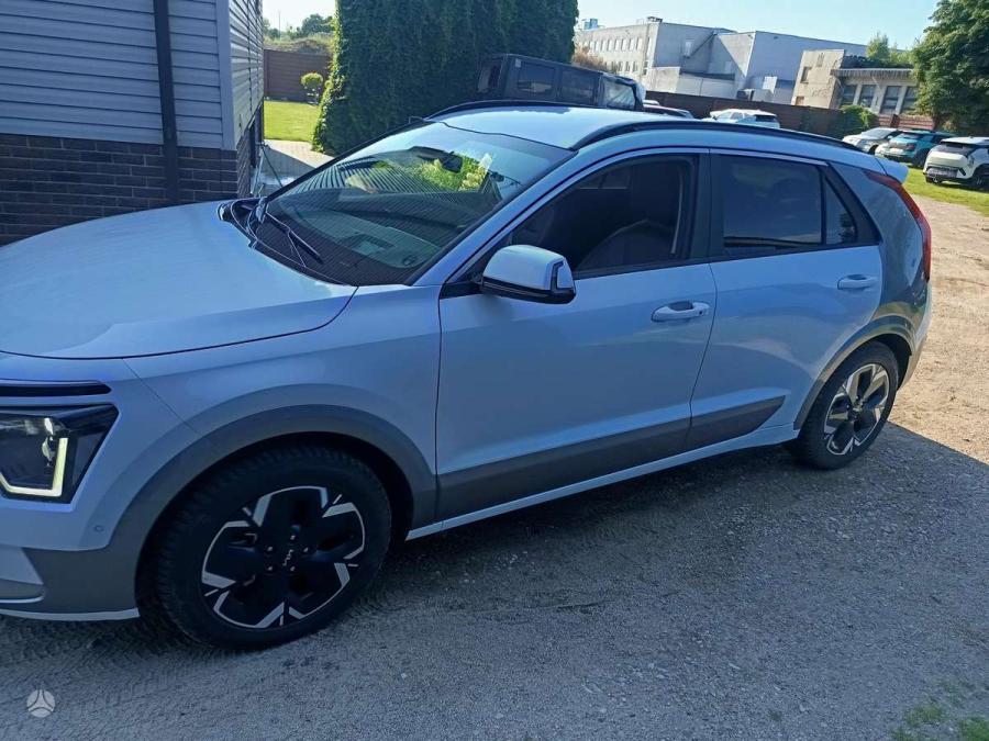 White Kia Niro 2025 in Marijampole, with an engine capacity of 0.00 L and mileage of 10 thousand km for 24999 €, photo 30 on AUTOMOTO.COM.LV