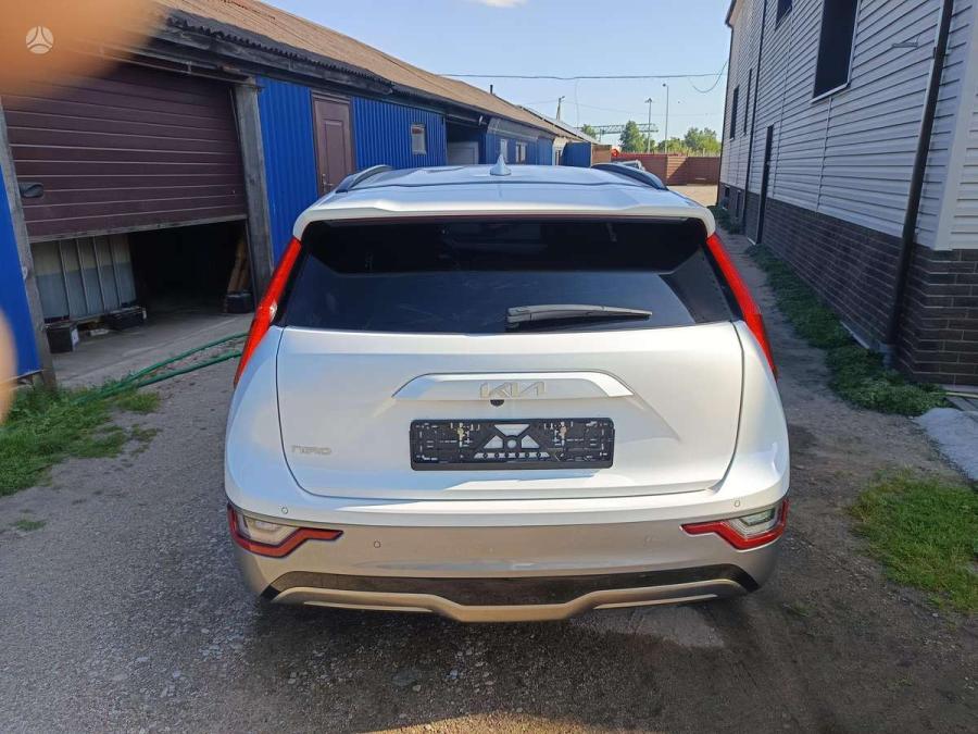 White Kia Niro 2025 in Marijampole, with an engine capacity of 0.00 L and mileage of 10 thousand km for 24999 €, photo 32 on AUTOMOTO.COM.LV