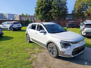 White Kia Niro 2025 in Marijampole, with an engine capacity of 0.00 L and mileage of 10 thousand km for 24999 €, photo 39 on AUTOMOTO.COM.LV