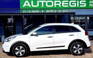 White Kia Niro 2016 in Kretinga, with an engine capacity of 1.60 L and mileage of 100 thousand km for 12499 €, photo 8 on AUTOMOTO.COM.LV