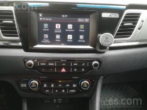 White Kia Niro 2017 in Liepaja, with an engine capacity of 1.60 L and mileage of 215 thousand km for 9350 €, photo 14 on AUTOMOTO.COM.LV