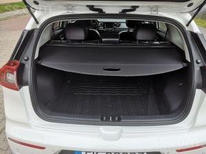 White Kia Niro 2017 in Liepaja, with an engine capacity of 1.60 L and mileage of 215 thousand km for 9350 €, photo 22 on AUTOMOTO.COM.LV