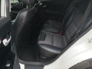 White Kia Niro 2017 in Liepaja, with an engine capacity of 1.60 L and mileage of 215 thousand km for 9350 €, photo 23 on AUTOMOTO.COM.LV