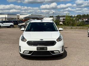 Balts Kia Niro 2018 Panevēža, ar dzinēja tilpumu 1.60 L un nobraukumu 215 tūkst. km par 7200 €, foto 3 vietnē AUTOMOTO.COM.LV