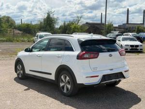 Balts Kia Niro 2018 Panevēža, ar dzinēja tilpumu 1.60 L un nobraukumu 215 tūkst. km par 7200 €, foto 5 vietnē AUTOMOTO.COM.LV