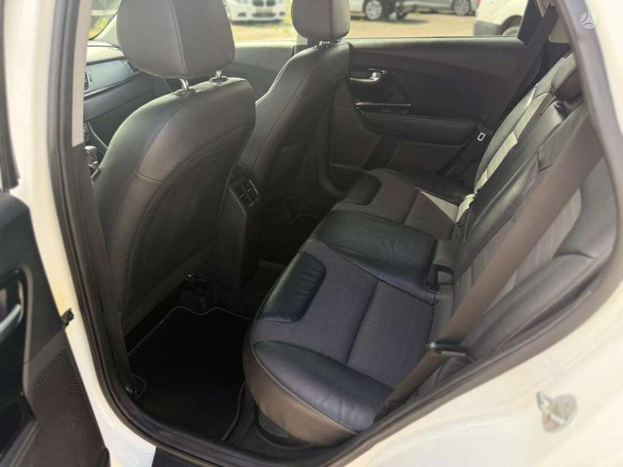Balts Kia Niro 2018 Panevēža, ar dzinēja tilpumu 1.60 L un nobraukumu 215 tūkst. km par 7200 €, foto 17 vietnē AUTOMOTO.COM.LV