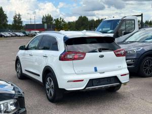 Белый Киа Niro 2018 в Паневежис, объемом двигателя 1.60 л и пробегом 215 тыс. км за 9300 €, фото 4 на AUTOMOTO.COM.LV
