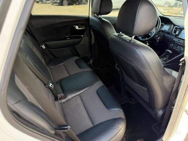 Balts Kia Niro 2018 Panevēža, ar dzinēja tilpumu 1.60 L un nobraukumu 215 tūkst. km par 9300 €, foto 10 vietnē AUTOMOTO.COM.LV