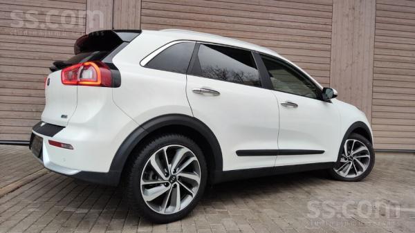Balts Kia Niro 2019 Jelgava, ar dzinēja tilpumu 1.60 L un nobraukumu 0 tūkst. km par 23900 €, foto 3 vietnē AUTOMOTO.COM.LV