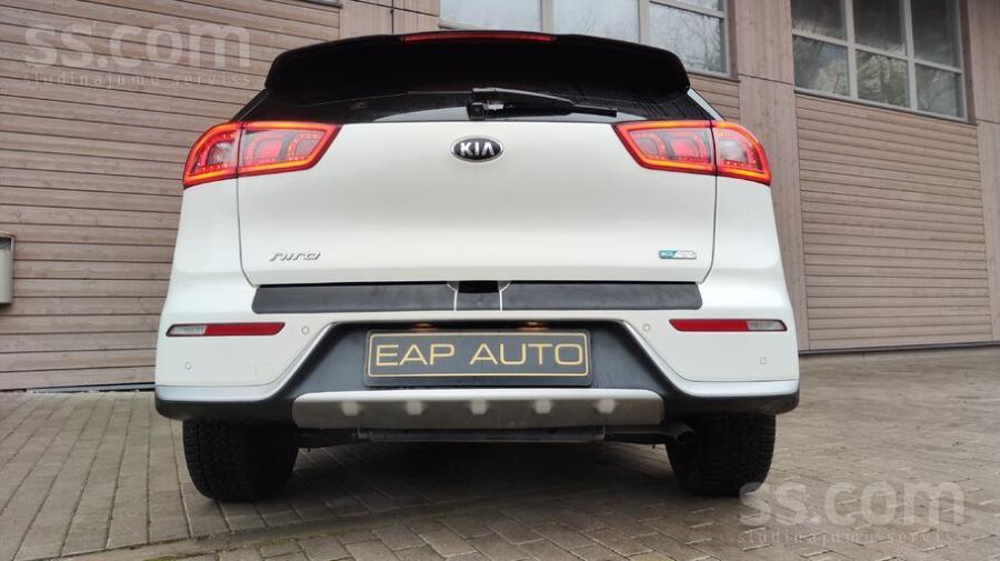 White Kia Niro 2019 in Jelgava, with an engine capacity of 1.60 L and mileage of 0 thousand km for 36800 €, photo 6 on AUTOMOTO.COM.LV