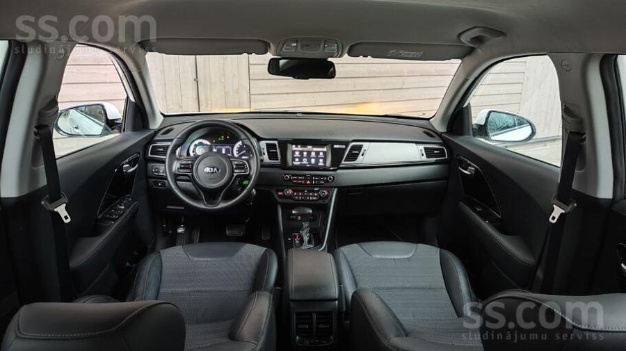 White Kia Niro 2019 in Jelgava, with an engine capacity of 1.60 L and mileage of 0 thousand km for 36800 €, photo 11 on AUTOMOTO.COM.LV