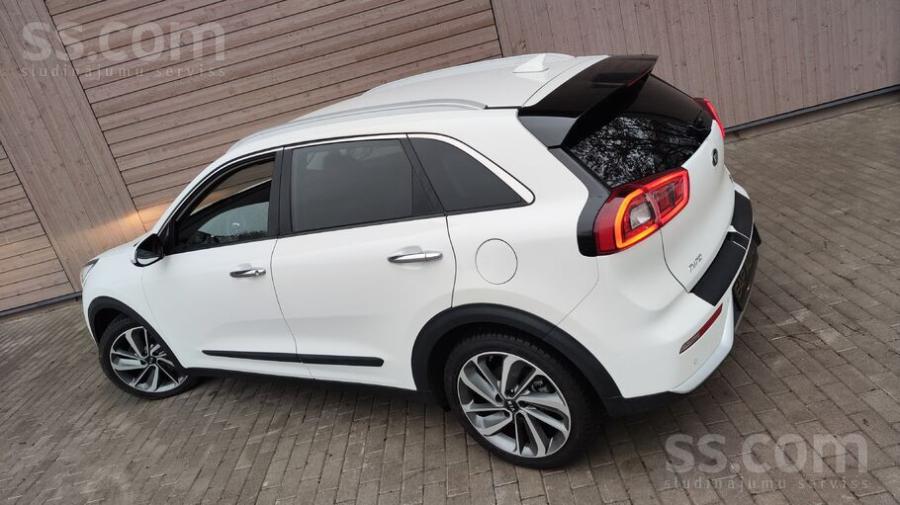 White Kia Niro 2019 in Jelgava, with an engine capacity of 1.60 L and mileage of 0 thousand km for 36800 €, photo 35 on AUTOMOTO.COM.LV