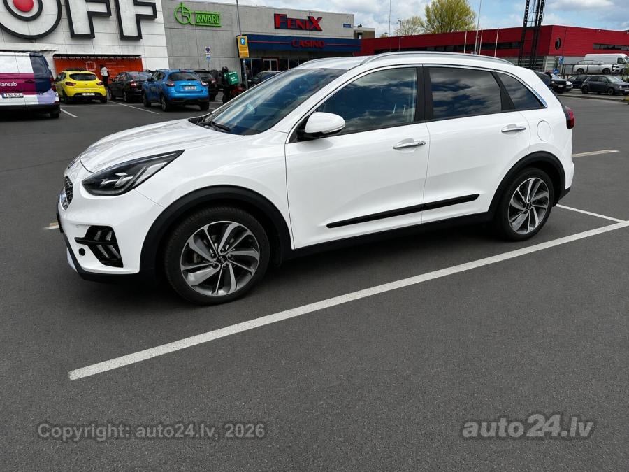 White Kia Niro 2019 in Tallinn, with an engine capacity of 1.60 L and mileage of 97 thousand km for 16900 €, photo 1 on AUTOMOTO.COM.LV