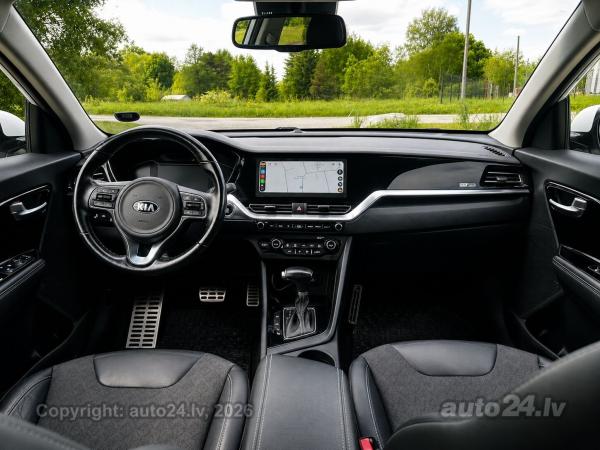 Balts Kia Niro 2019 Tallina, ar dzinēja tilpumu 1.60 L un nobraukumu 97 tūkst. km par 16900 €, foto 4 vietnē AUTOMOTO.COM.LV
