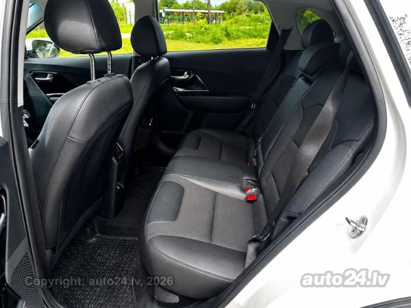 Balts Kia Niro 2019 Tallina, ar dzinēja tilpumu 1.60 L un nobraukumu 97 tūkst. km par 16900 €, foto 5 vietnē AUTOMOTO.COM.LV