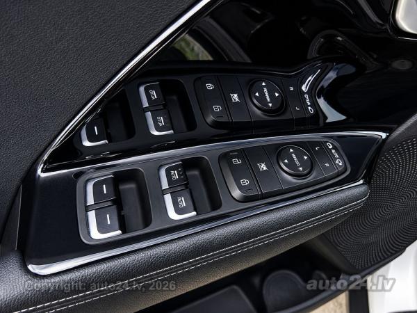 Balts Kia Niro 2019 Tallina, ar dzinēja tilpumu 1.60 L un nobraukumu 97 tūkst. km par 16900 €, foto 7 vietnē AUTOMOTO.COM.LV