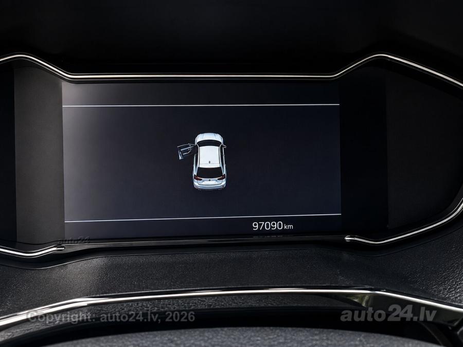 White Kia Niro 2019 in Tallinn, with an engine capacity of 1.60 L and mileage of 97 thousand km for 16900 €, photo 9 on AUTOMOTO.COM.LV