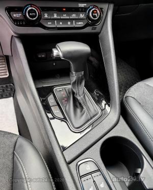 White Kia Niro 2019 in Tallinn, with an engine capacity of 1.60 L and mileage of 97 thousand km for 16900 €, photo 11 on AUTOMOTO.COM.LV