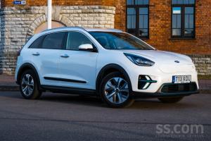 Белый Киа Niro 2019 в Таллин, объемом двигателя 1.60 л и пробегом 157 тыс. км за 15900 €, фото  на AUTOMOTO.COM.LV