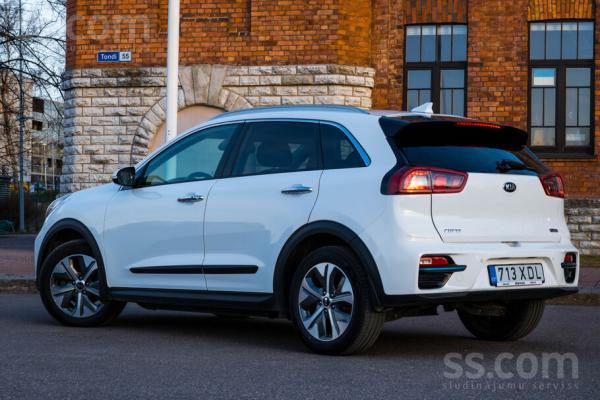 Balts Kia Niro 2019 Tallina, ar dzinēja tilpumu 1.60 L un nobraukumu 157 tūkst. km par 15900 €, foto 4 vietnē AUTOMOTO.COM.LV