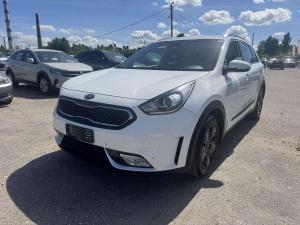 White Kia Niro 2019 in Panevezys, with an engine capacity of 1.58 L and mileage of 170 thousand km for 9900 €, photo  on AUTOMOTO.COM.LV