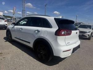White Kia Niro 2019 in Panevezys, with an engine capacity of 1.58 L and mileage of 170 thousand km for 9900 €, photo 6 on AUTOMOTO.COM.LV