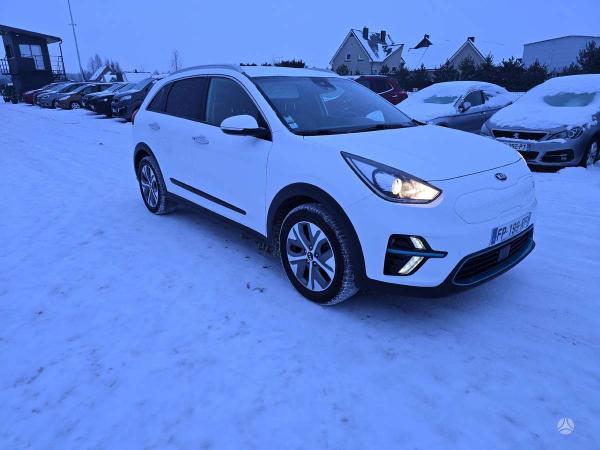 White Kia Niro 2020 in Taurage, with an engine capacity of 0.00 L and mileage of 164 thousand km for 11200 €, photo 1 on AUTOMOTO.COM.LV