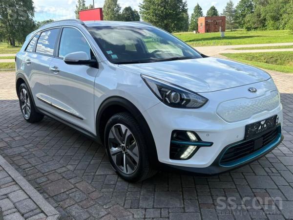Balts Kia Niro 2020 Jelgava, ar dzinēja tilpumu 1.60 L un nobraukumu 135 tūkst. km par 17500 €, foto 1 vietnē AUTOMOTO.COM.LV